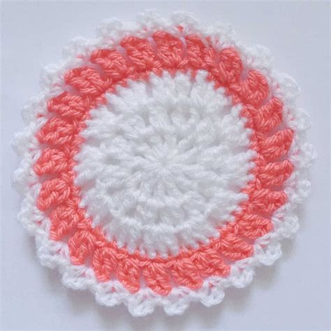 Coaster Pattern With Double Knit Technique