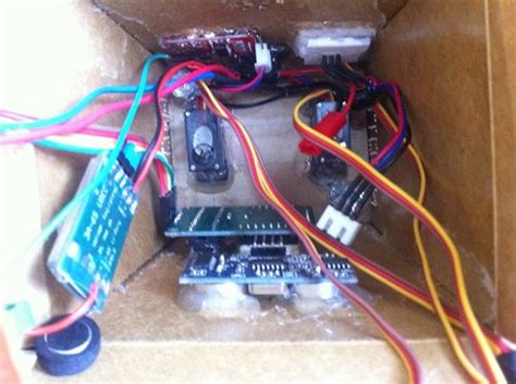 Noodlebot шагающий робот на базе Arduino Занимательная робототехника