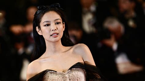 Blackpinks Jennie Stole The Show At The Idol Premiere In Cannes