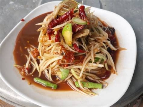 ส้มตำปูปลาร้าหอยดอง