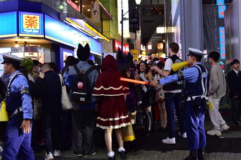 Tokyos Shibuya Sees Subdued Halloween As Tight Security Dampens Mood