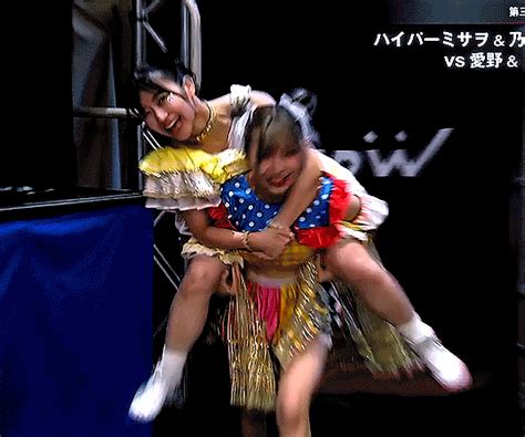 Raku And Pom Harajuku Rotscarriesinwrestling