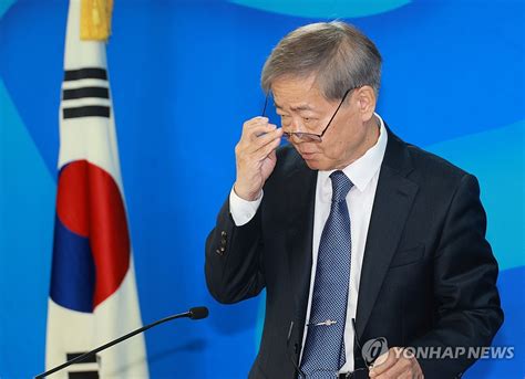 생각에 잠긴 임혁백 공관위원장 연합뉴스