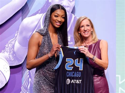 People Are Outraged By The Wnbas Low Salaries But This Expert Says She