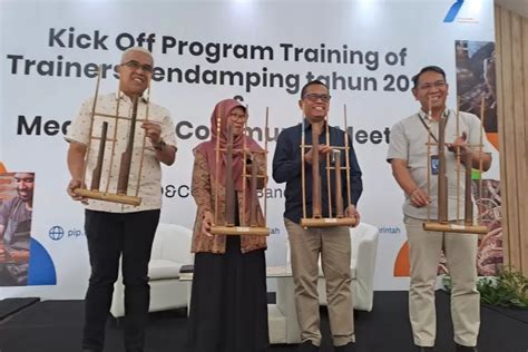 PIP Salurkan Pembiayaan Rp Triliun Untuk Juta Usaha Mikro Di Jabar PIP Gelar Kick Off