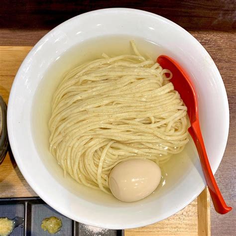 只有清湯白麵一顆蛋東京這碗無聊的拉麵厲害到讓日本網友瘋狂朝聖 A Day Magazine