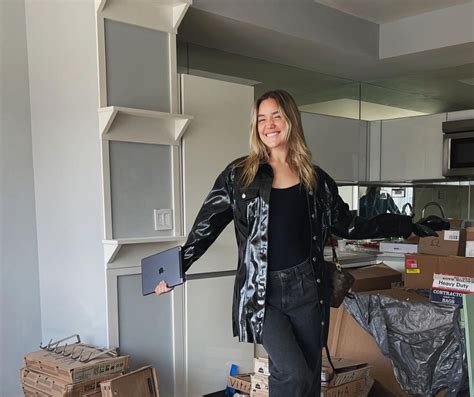 Olivia Pontons Workout Routine And Diet Plan Dr Workout