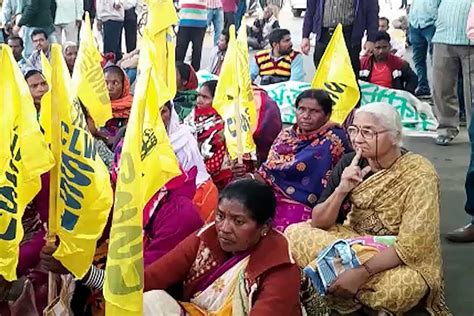 Medha Patkar Video Story Agitation Against Privatization Of Rail