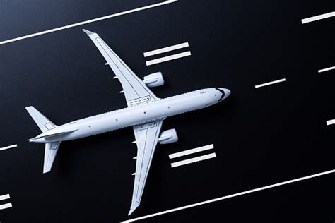 활주로에 비행기 모델 상단보기 항공기 산업 항공 안전 보안 및 여행 보험의 개념 개념에 대한 스톡 사진 및 기타 이미지 개념