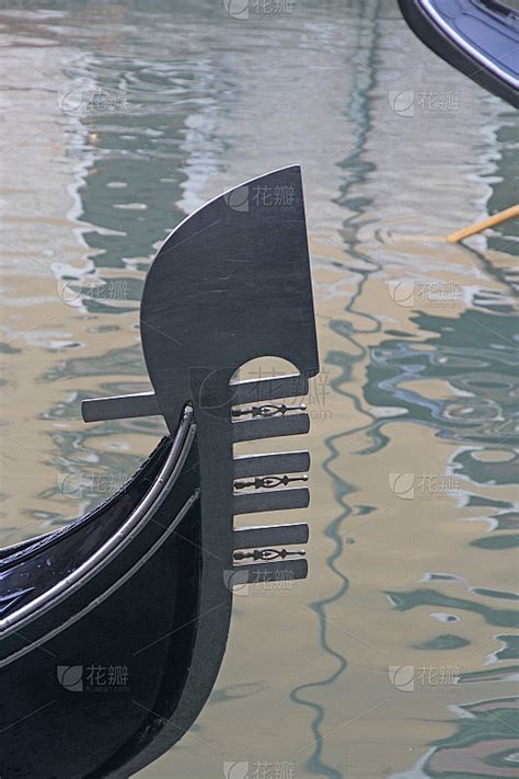 威尼斯著名的浪漫船贡多拉
