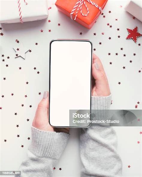 온라인 응용 프로그램에 대한 빈 화면과 현대 휴대 전화의 닫기 크리스마스에 대한 스톡 사진 및 기타 이미지 크리스마스