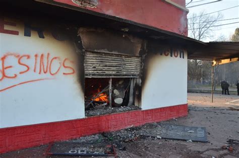 Femicidio De Cielo López Tensión En Plottier Tras El Incendio De Un
