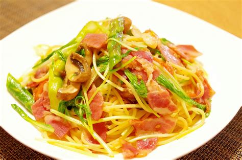アレンジ豊富！アスパラとベーコンの人気パスタレシピ20選 Macaroni