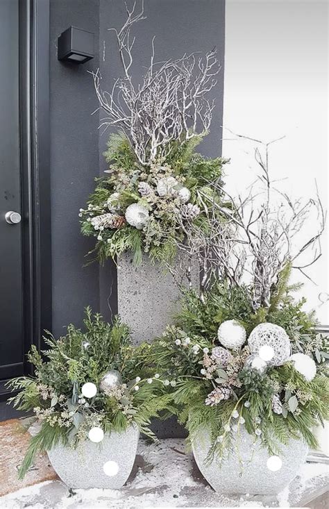Pin By Mony Vinklerová On Vanoce Front Porch Christmas Decor