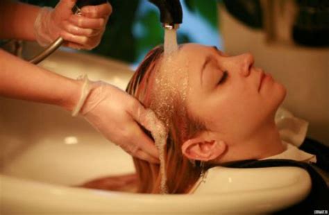 Как быстро смыть краску с волос в домашних условиях Thevolosy