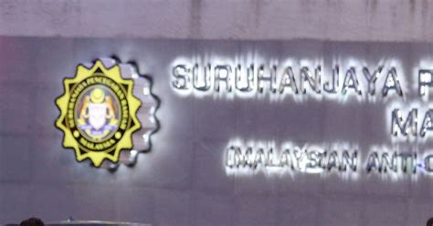 Macc Nabs Ex Immigration Director Two Staff Over Graft New Straits Times