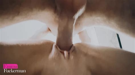 Эмму жестко трахнул коллега по работе во время командировки