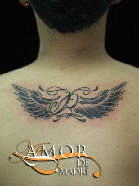 Tatuajes De Nombres Con Alas Imagui
