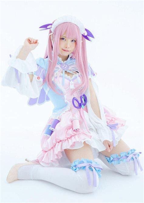 えなこ、“下胸”こぼれそう短すぎるセーラー服姿でファン悩殺「最強の下乳」「えニャこさん、かわいすぎ」 モデルプレス