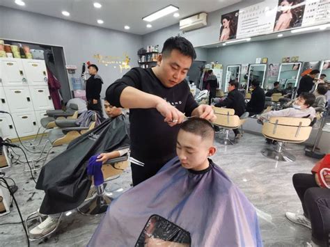 【新时代文明实践】二月二“龙抬头” 爱心义剪暖人心活动老人城区街道