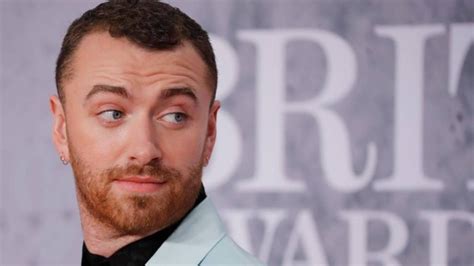 Sam Smith é Alvo De Agressão Verbal Na Rua Jornal De Brasília