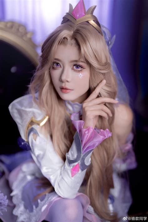 《lol》主持人骆歆cos水晶玫瑰女警 太美了