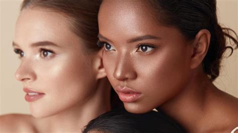 Polveri Stick E Creme Gli Illuminanti Viso Per Lestate 2022 D La Repubblica