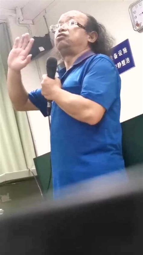 学校新来的老师，我看到他的第一眼，就知道是个聪明人！ 腾讯视频