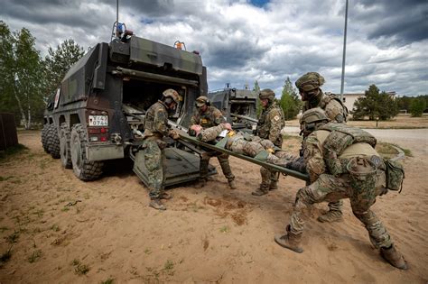 Bundeswehr Dazu Legten Die Soldaten Ihre Tarnung Teilweise An Foto Bundeswehr Torsten