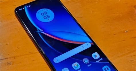 [체험기]플립5 닮은꼴 모토로라 레이저40 울트라