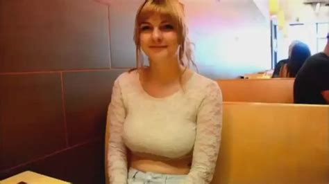 Amateur Girl Tits Flash Scrolller