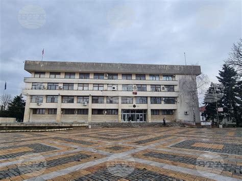 Организиране на безплатен транспорт за деца и ученици ще разгледат днес общинските съветници в