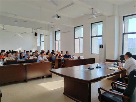 商学院2023年秋季期心理研判报告会 玉林师范学院 商学院