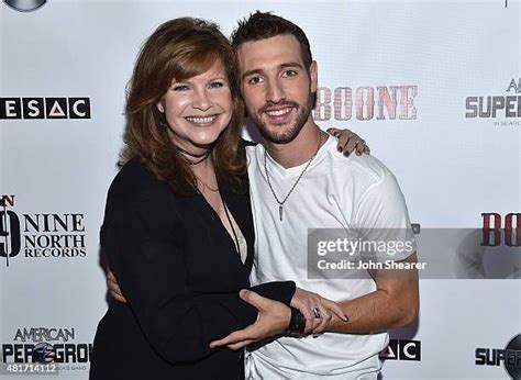 107 Photos Et Images Haute Résolution De Lorianne Crook Getty Images