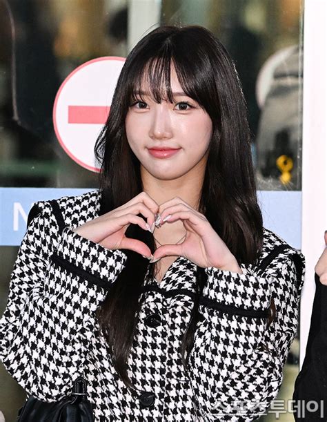 [st포토] 픽시 수아 사랑스러운 손하트