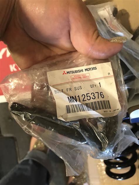 MN125376 Болт эксцентриковый Mitsubishi | Запчасти на DRIVE2