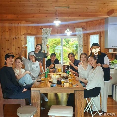 售后又来！《恶之花》剧组出游 李准基文彩元同框感情好