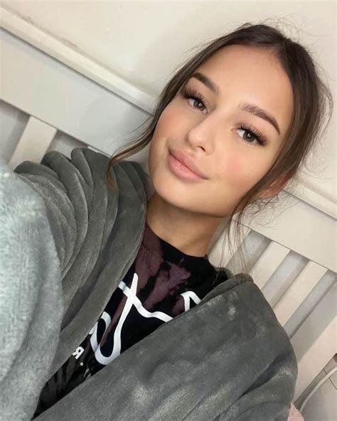 Fully Clothed But Still Pretty Right Sexy