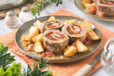 Solomillo de cerdo al ajillo plato perfecto para una cena rica y fácil