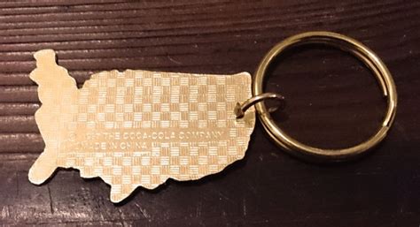 Coca Cola 可口可樂 地圖造型鑰匙圈 可口可樂 鑰匙圈 地圖 Yahoo奇摩拍賣