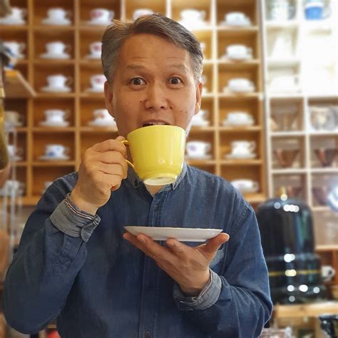 진짜커피사랑이야기 25만원이나 하는 엄청난 오쿠라커피잔 착하게 득템 한잔 먹어봅니다 고노같은