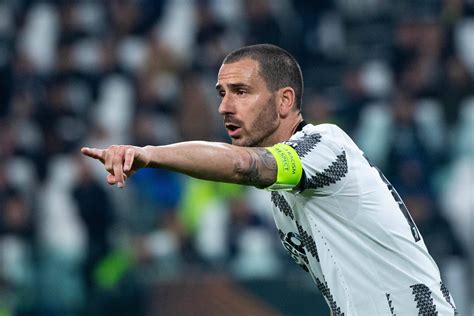 Verso Siviglia Juventus Gesto Lodevole Di Bonucci Verso La Squadra