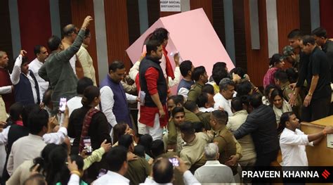 A Blow By Blow Account Of What Happened Inside Delhi Mcd House Delhi