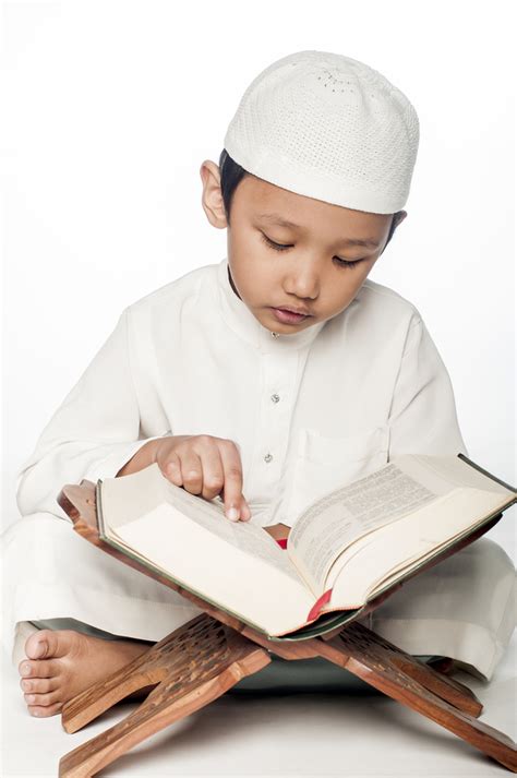 hukum baca alquran id