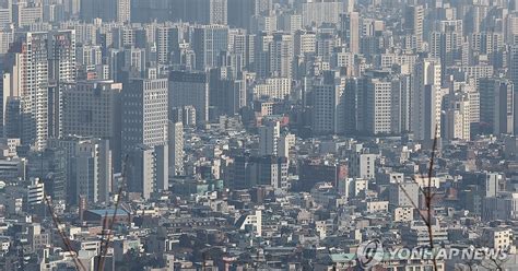 뒤늦게 공개된 임대차 2법 제도개선안폐지보다 개편 무게