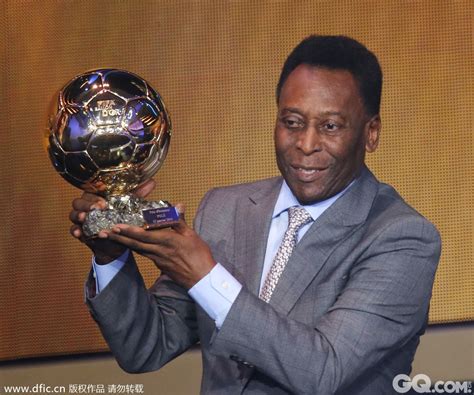 C罗力压梅西二度荣膺fifa金球奖话题gq男士网