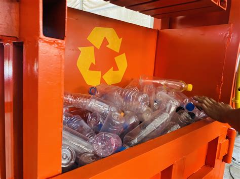 รุ่นขายดี เครื่องอัดขยะ รุ่น 20t แรงดันไฮดรอลิค 20 ตัน อัดก้อนสี่เหลี่ยมขนาด 40 80 ซม Oil