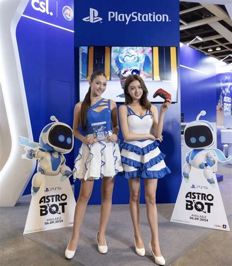 兩位長腿美女太吸睛！索尼香港宣傳《宇宙機器人》 宅中地