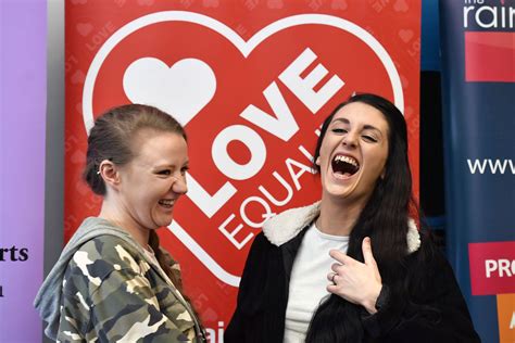 First Dates Ireland Lesbian Couple Gets Engaged In Beautiful Proposal