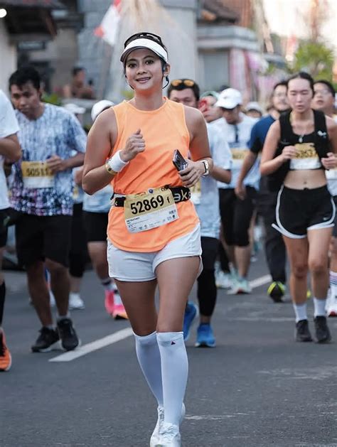8 Ootd Aktris Tanah Air Saat Ikut Lari Marathon Di Bali Bisa Jadi